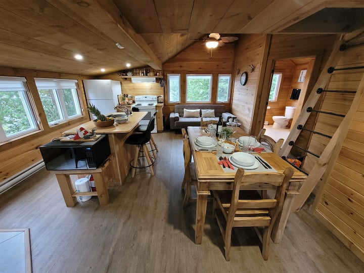 Intimate Cottage+loft With Epic Lake Views - Val-des-Monts