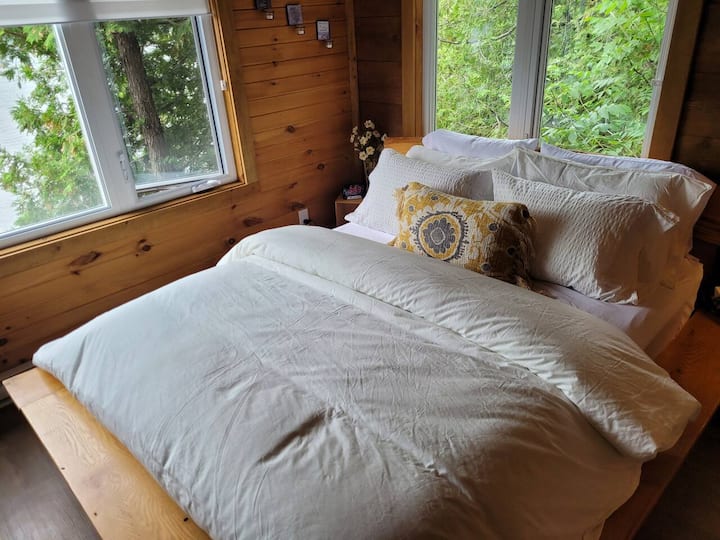 Romantic Cottage With Epic Lake Views - Val-des-Monts