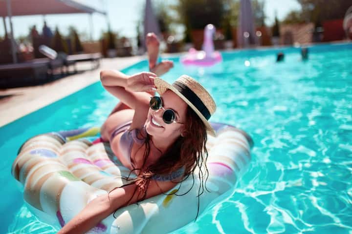 2 Queen Beds | Outdoor Pools. Cabanas & Loungers - Arizona