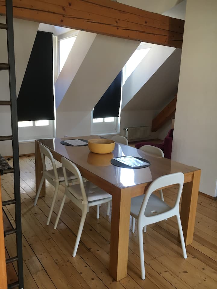 Dachgeschosswohnung Mit 2 Schlafzimmern (129636) - Graz