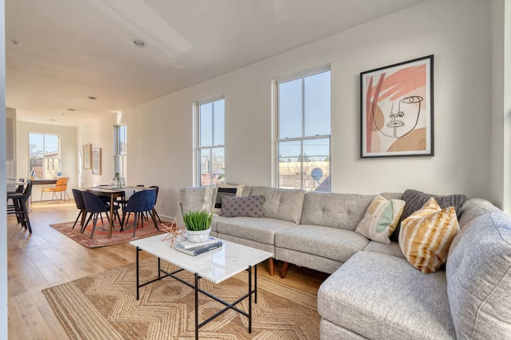 Spacious 2br - New Luxury Townhouse Stay - Portland, OR