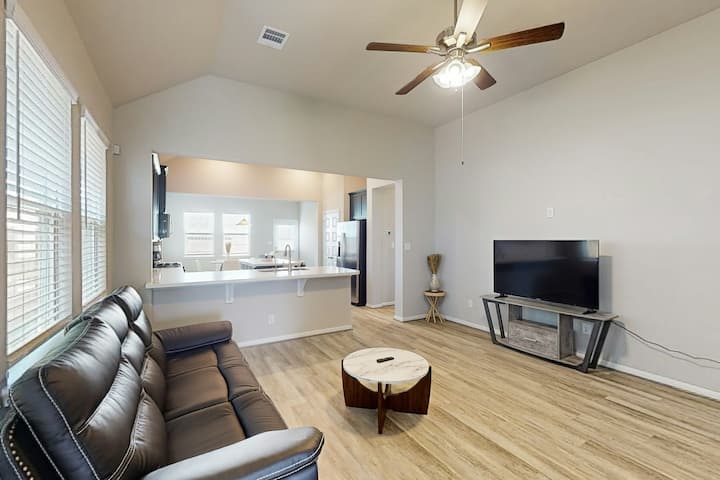 3br Dog-friendly Home With Backyard - Humble, TX