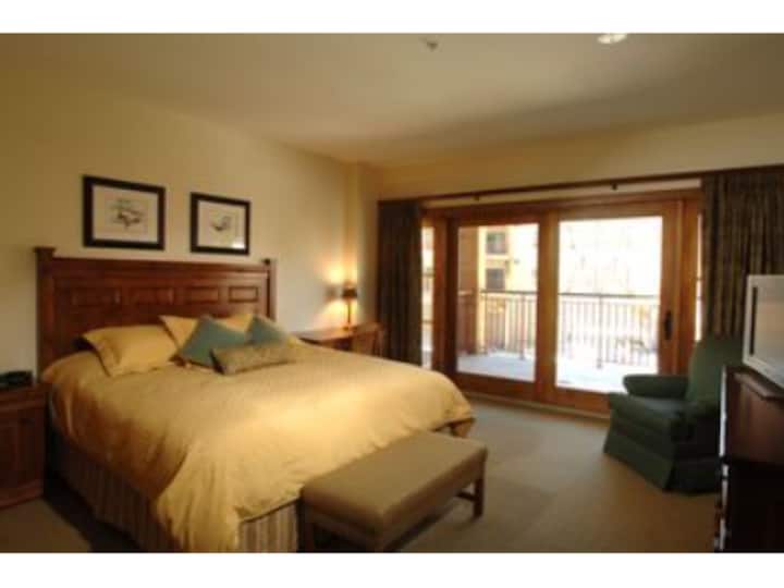 Mtn View King Room | Swimming Pool + Gym - Crested Butte, CO