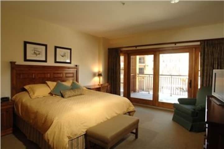 Mtn View King Room | Swimming Pool + Gym - Crested Butte, CO