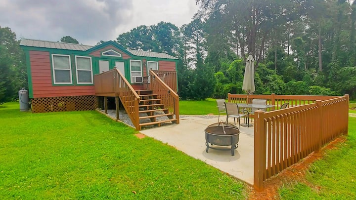 Luxury Cabin- Sleeps 6 - Lake Thicketty
