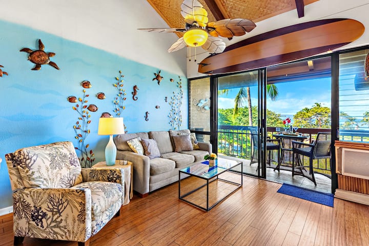 Loft Condo With Stunning Ocean & Pool Views - Maui, HI