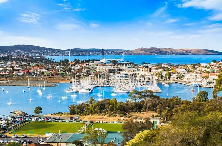 Leura Bayview Retreat - Close To Cbd & Air Port - Hobart