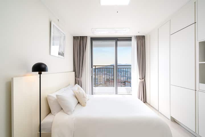 Yeonsan | Ideal Long-stay Room | Kitchen & Laundry - Busan