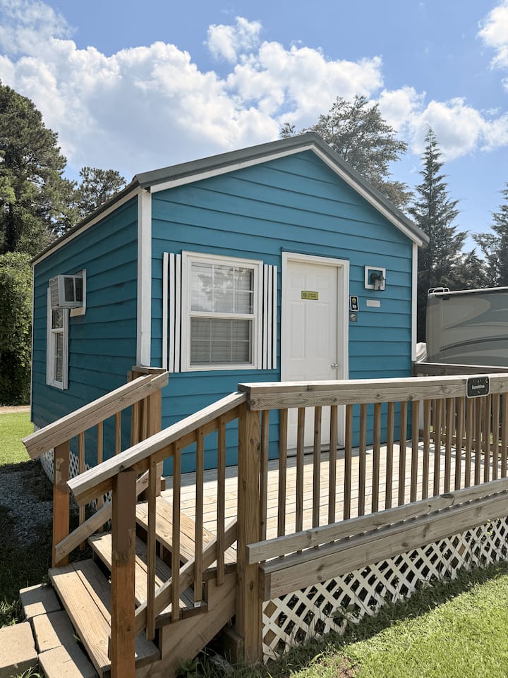 Classic Studio Cabin - Lake Thicketty