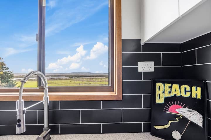Cute Cottage With A View - Venus Bay