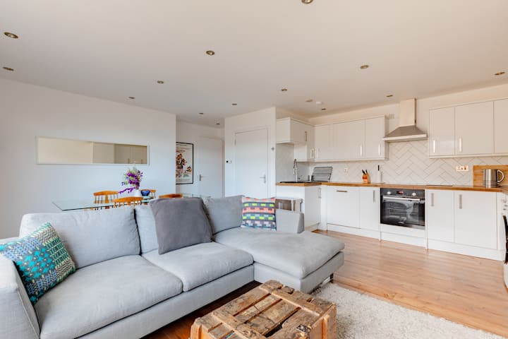 Contemporary 2bd Flat With Balcony, Shoreditch - Londres