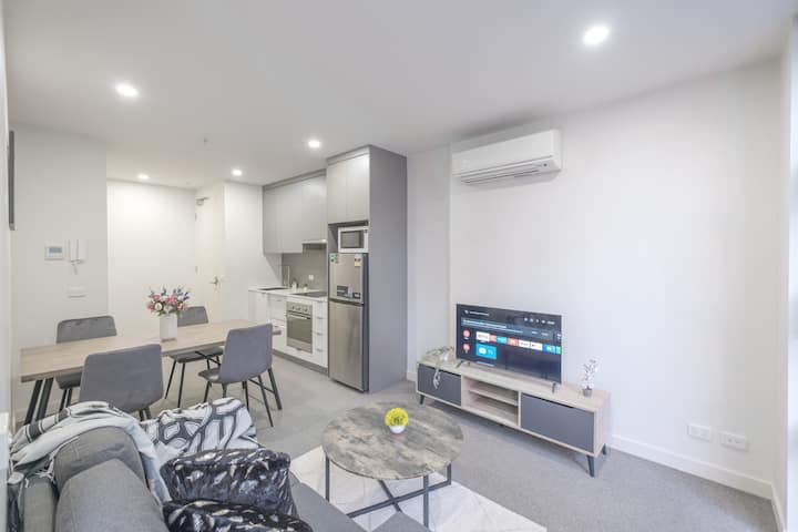 Stylish 1br Apt In The Heart Of Mel Cbd - North Melbourne Railway Station