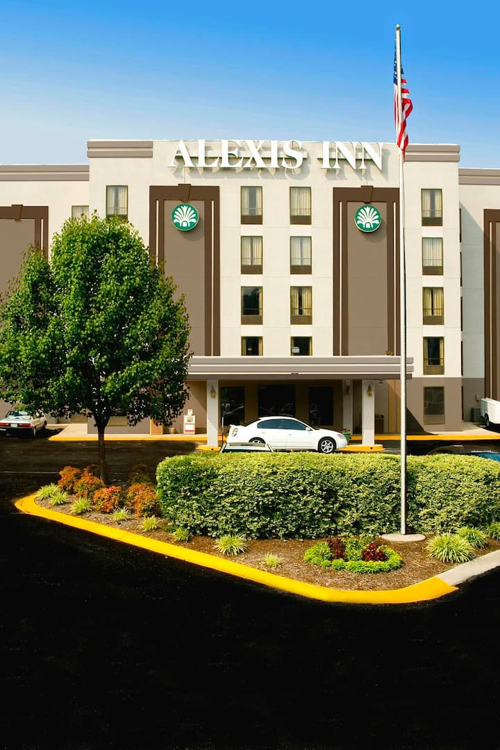 Airport-adjacent And Equipped With Ada Features - Nashville, TN