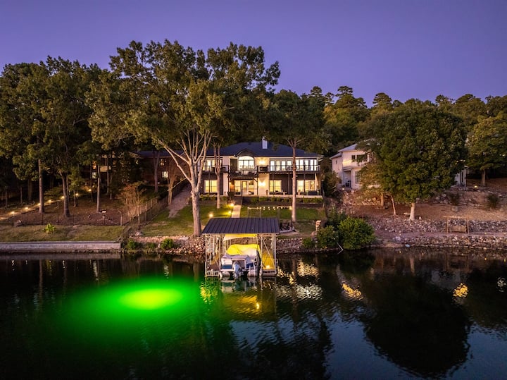 Lakefront: 7br · Dock · Hot Tub · Sauna Sleeps 15 - Hot Springs Village, AR