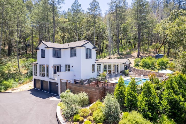 New! 4bd Pool & Spa Property Walkable To Downtown - Calistoga, CA