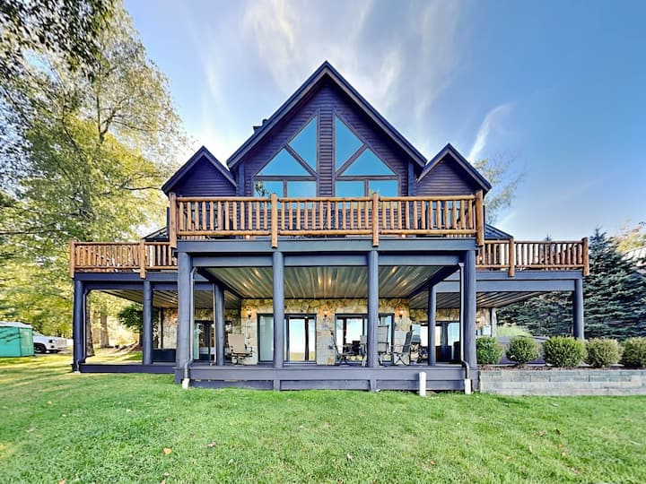 Magnificent Mountain Lodge | Hot Tub, Views + More - Deep Creek Lake, MD