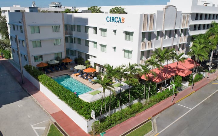 Miami Beach Access + On-site Dining. Pool. Bikes. - South Beach