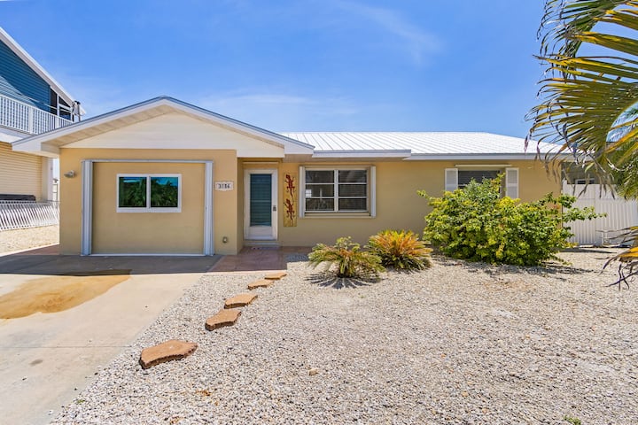 The Gecko House, St. James City 3/2 On Water! - Sanibel Island, FL