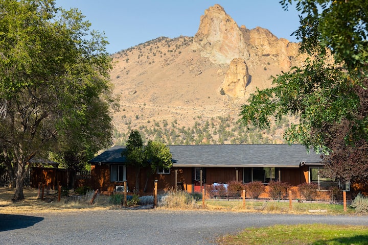 Steps From Smith Rock | Prime Location - Smith Rock State Park, Oregon