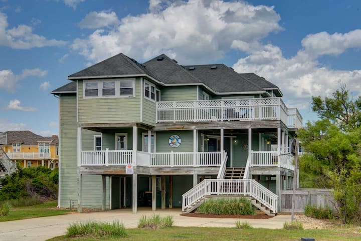 Third Row Whalehead Home W/pool + Spa, Sleeps 22! - Corolla, NC