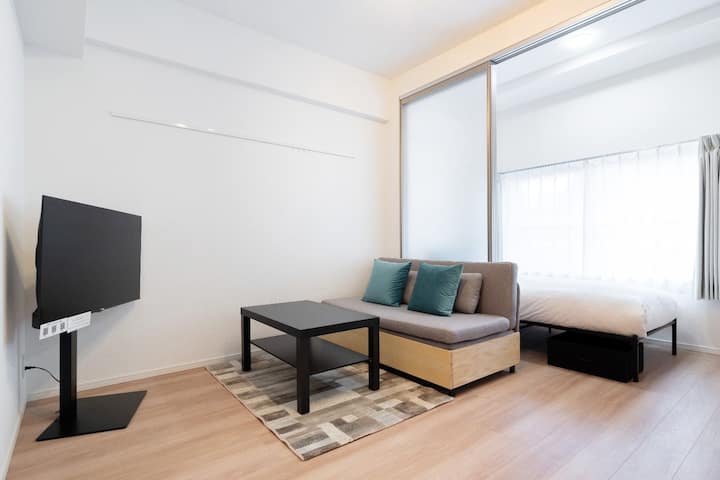 1 Train Ride To Shinjuku And Roppongi/e02 - Tokyo