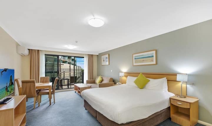 Studio Apartment With Pool, Spa And Gym Onsite - The Entrance