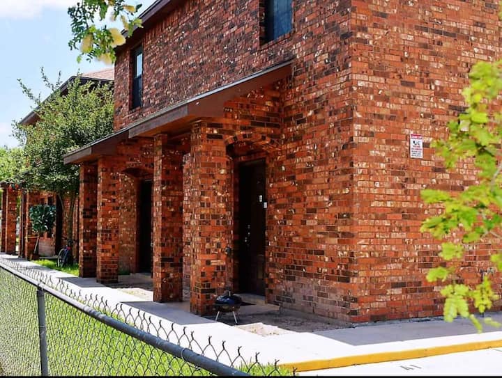 Apartment Near University - Edinburg, TX