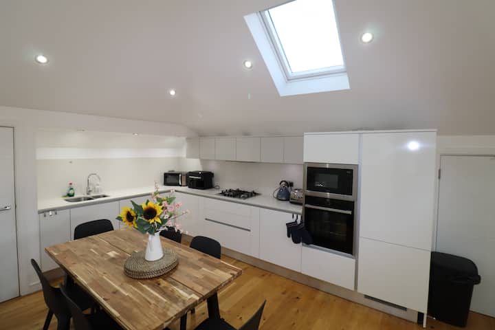 Maidenhead Stylish Top Floor Three Bedroom Apartme - Maidenhead