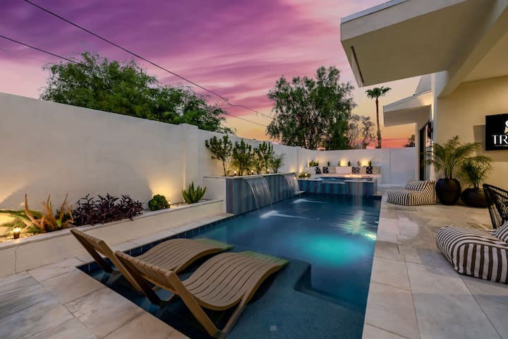 The Carlisle Experience | 4 Showers | Heated Pool - Scottsdale