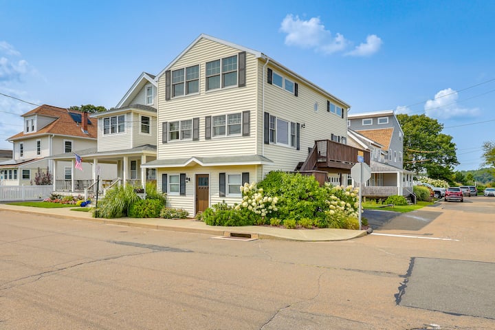 Walk To Beaches: Sunny East Haven Home W/ Grill - Branford, CT