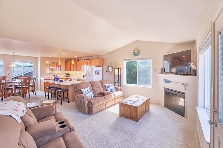 New! Ocean View, Close To Town And Beach, (Sview) - Long Beach, WA