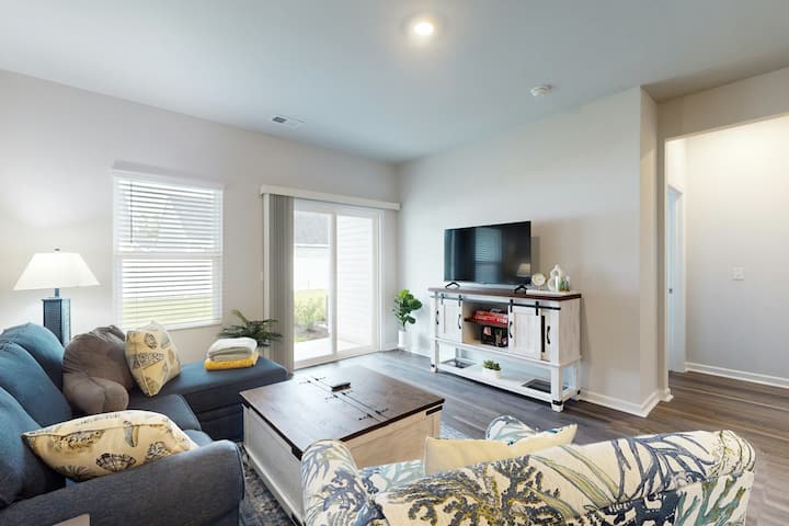 Beautiful 3br Townhouse With Convenient Location - Ocean Isle Beach, NC