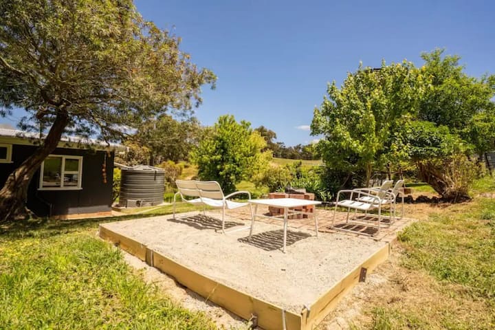 Green Acres Cabin: A Ballarat Farmland Retreat - Ballarat