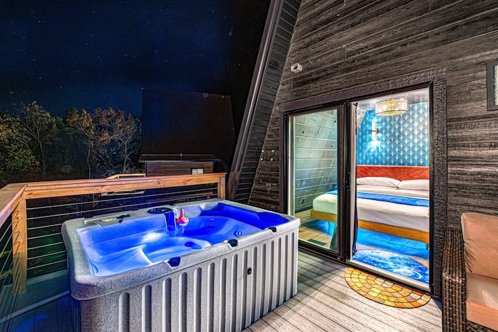 Adults-only 2br A-frame | Hot Tub + Steam - Omaha, AR