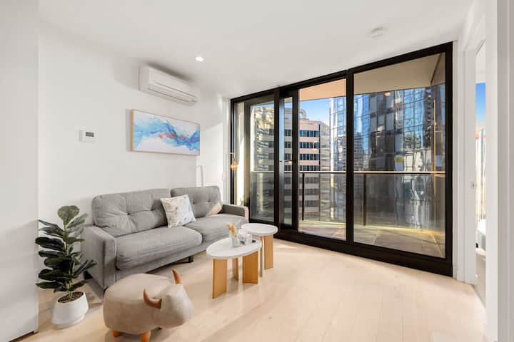Bright 2 Bed Apt – Prime Location, Stunning Views - Melbourne