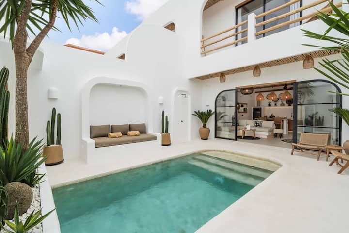 Casa Gaia 3 1br Villa Between Canggu & Seminyak - Indonesia