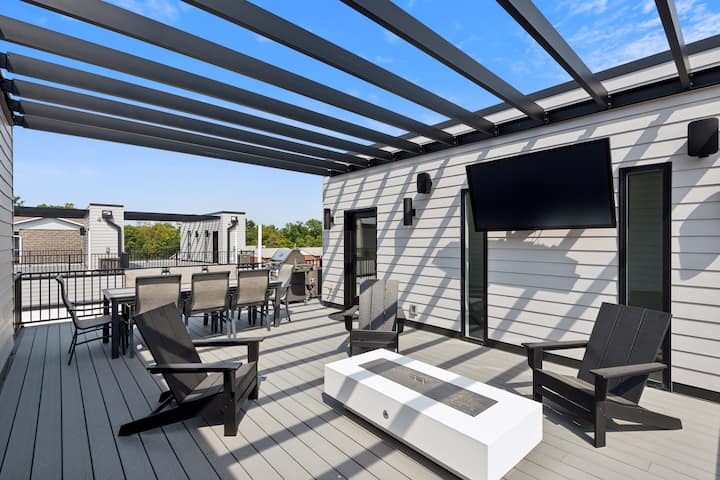 New Modern Townhome With Rooftop Patio - 艾奧瓦城