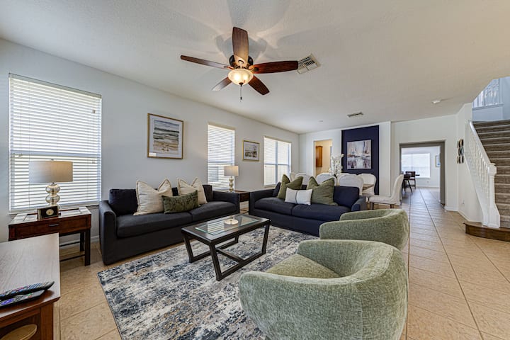 Stylish And Newly Renovated 6 Bedroom Home. 5 Star - Davenport, FL