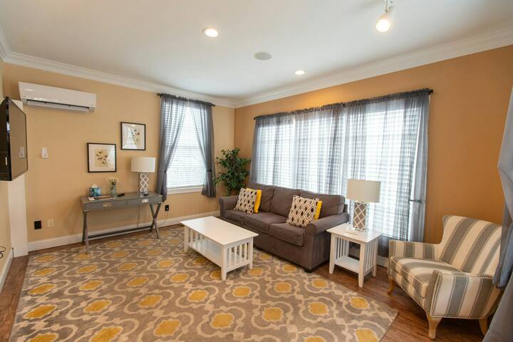Howards Creek Inn - Apartment 103 - Lewisburg, WV