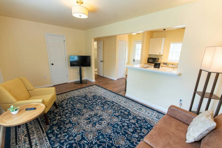 Howards Creek Inn - Apartment 203 - White Sulphur Springs, WV