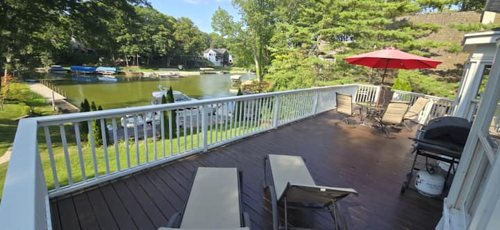Waterfront  Spring Lake Hot Tub, Firepit, Grill - Grand Haven, MI