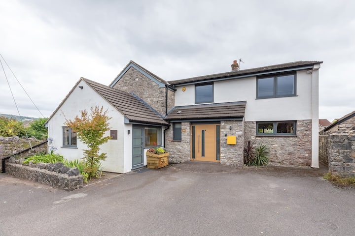 Spacious House In The Heart Of Cheddar - Cheddar