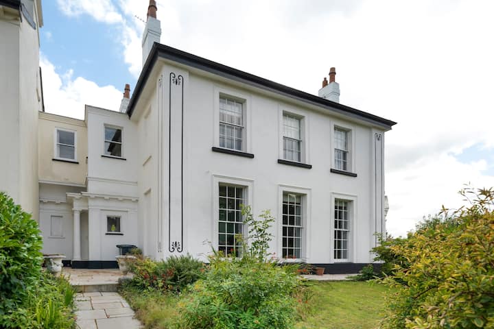 Grade Ii Listed House In Central Exeter - St James Park