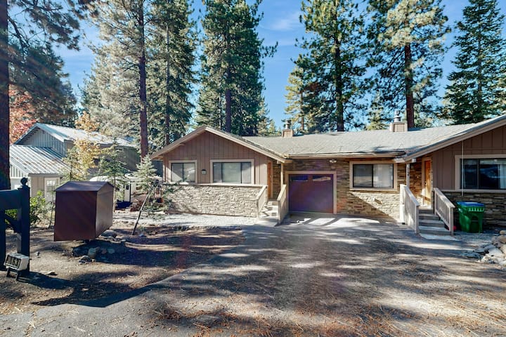 Dog-friendly Duplex With Fireplace & Wifi - Incline Village