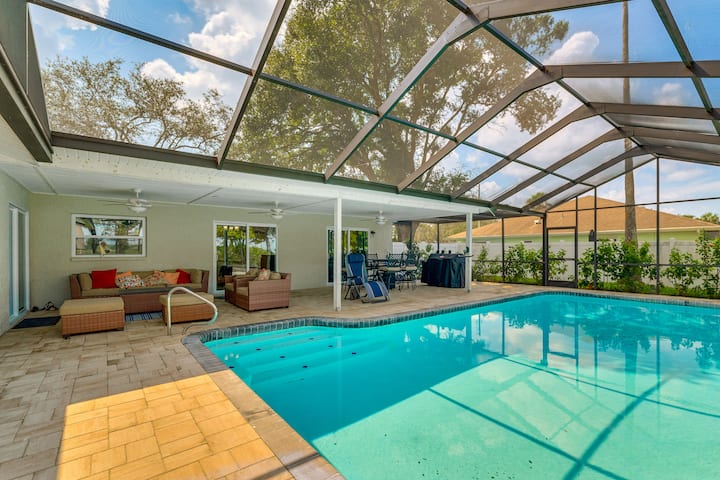 Lakefront Home W/ Heated Pool, Near Disney - Spring Hill