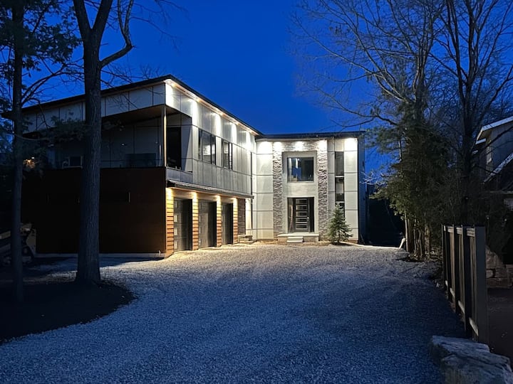 Luxury Waterfront Cottage+games Room - Bobcaygeon