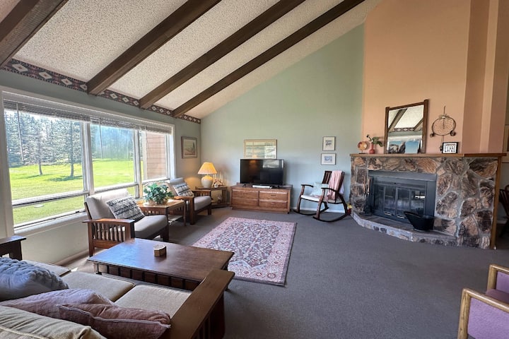 Aspenwood Condo: Mountain Views, Near Activities! - Pagosa Springs, CO