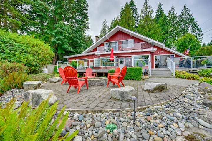 Waterfront Kingston Getaway: Beach Access On-site! - Kitsap Memorial State Park, Poulsbo