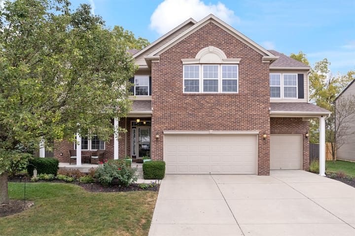 4 Bed, 2.5ba/king Beds/office/loft/3car Garage - Carmel, IN