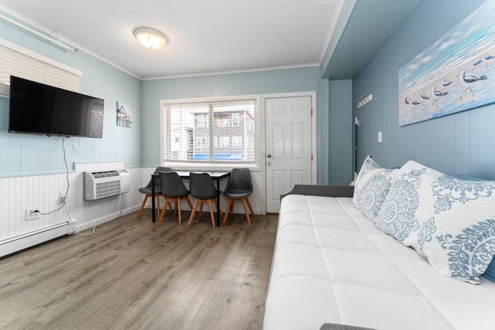 Steps To Beach & Pier | First Floor Suite (461) - Old Orchard Beach, ME